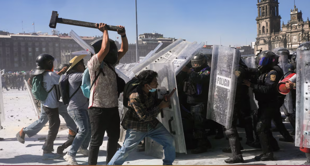 El mundo MAGA usa las protestas contra Sheinbaum para alentar la ...